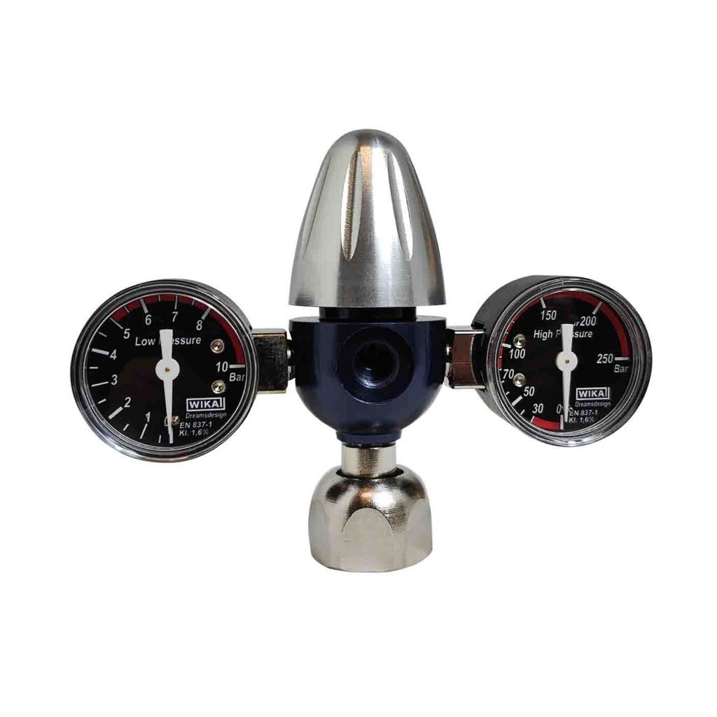 Pressure reducer for refillable CO2 cylinders